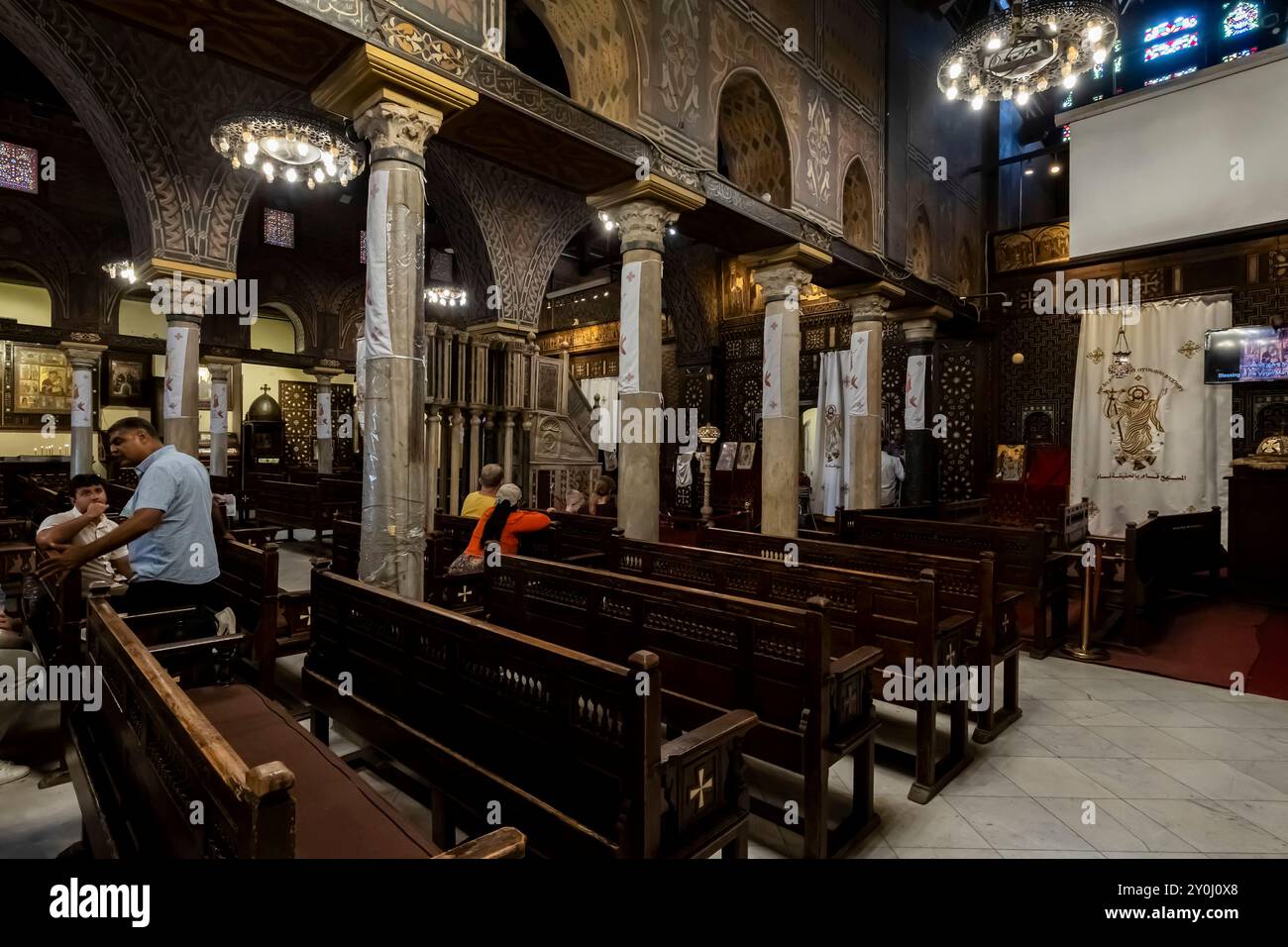 Hanging church, Coptic orthodox church of Saint virgin Mary, interior ...