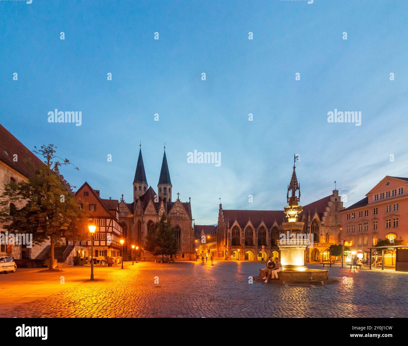 Braunschweig, Brunswick: square Altstadtmarkt, house Gewandhaus, church St. Martini ...