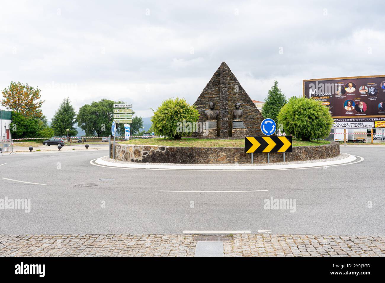 Statues of Manuel Nunes Correa and Maria Eva Nunes Correa, a couple of ...