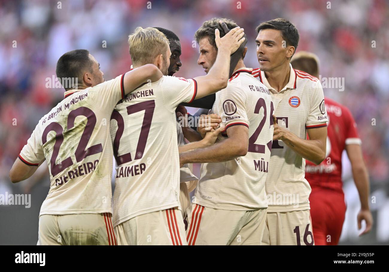 Goal celebration Thomas Thomas Mueller FC Bayern Muenchen FCB (25) Joao ...