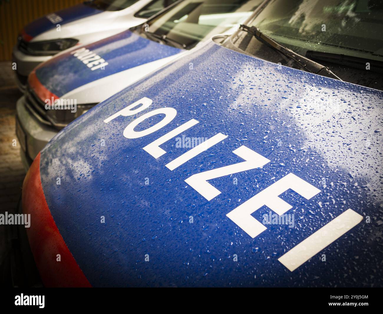 Police officer checking vehicle speed hi-res stock photography and ...