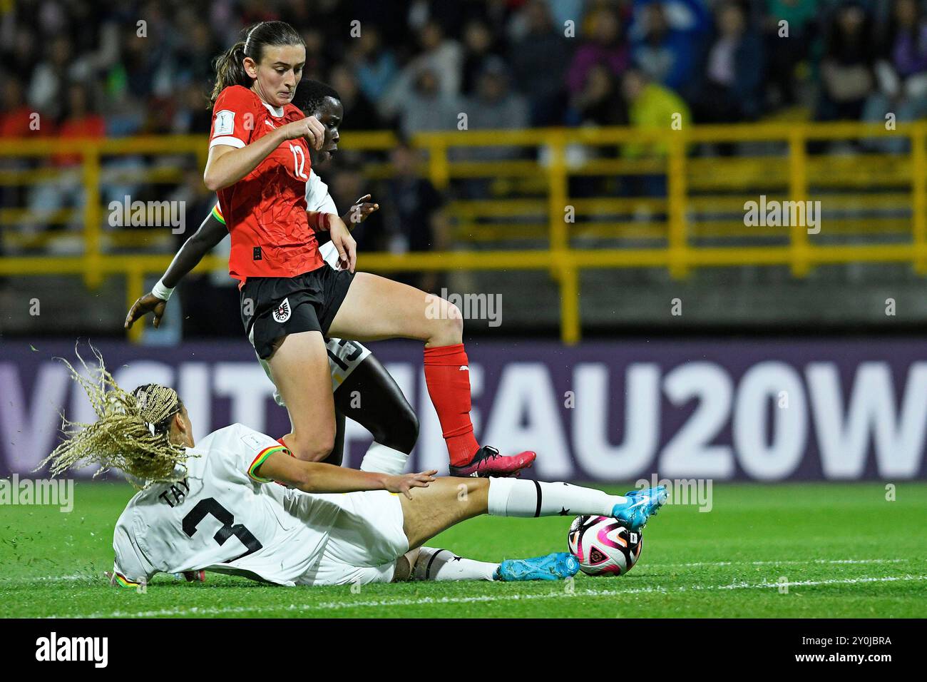 Alexandra emefa tay hi-res stock photography and images - Alamy
