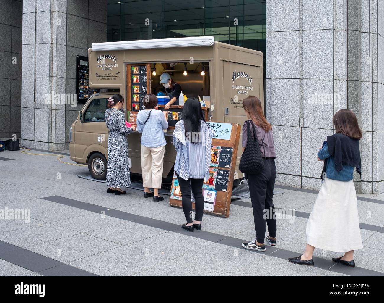 Hawaii Mochiko Chicken Factory Food Truck in Tokyo japan Stock Photo ...