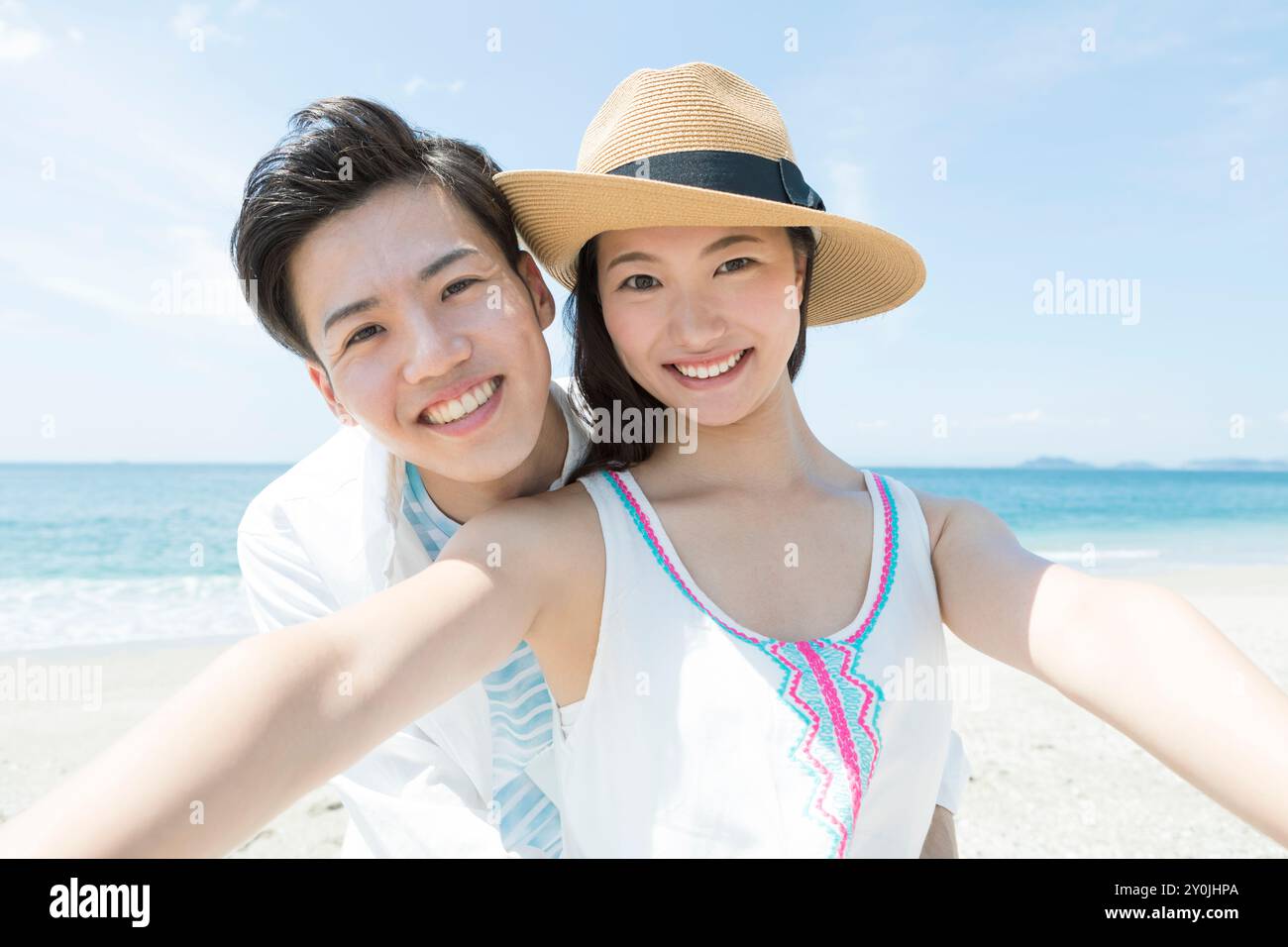 Couple cuddling hi-res stock photography and images - Alamy