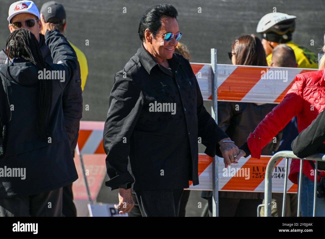 American singer and actor Wayne Newton arrives prior to Super Bowl ...