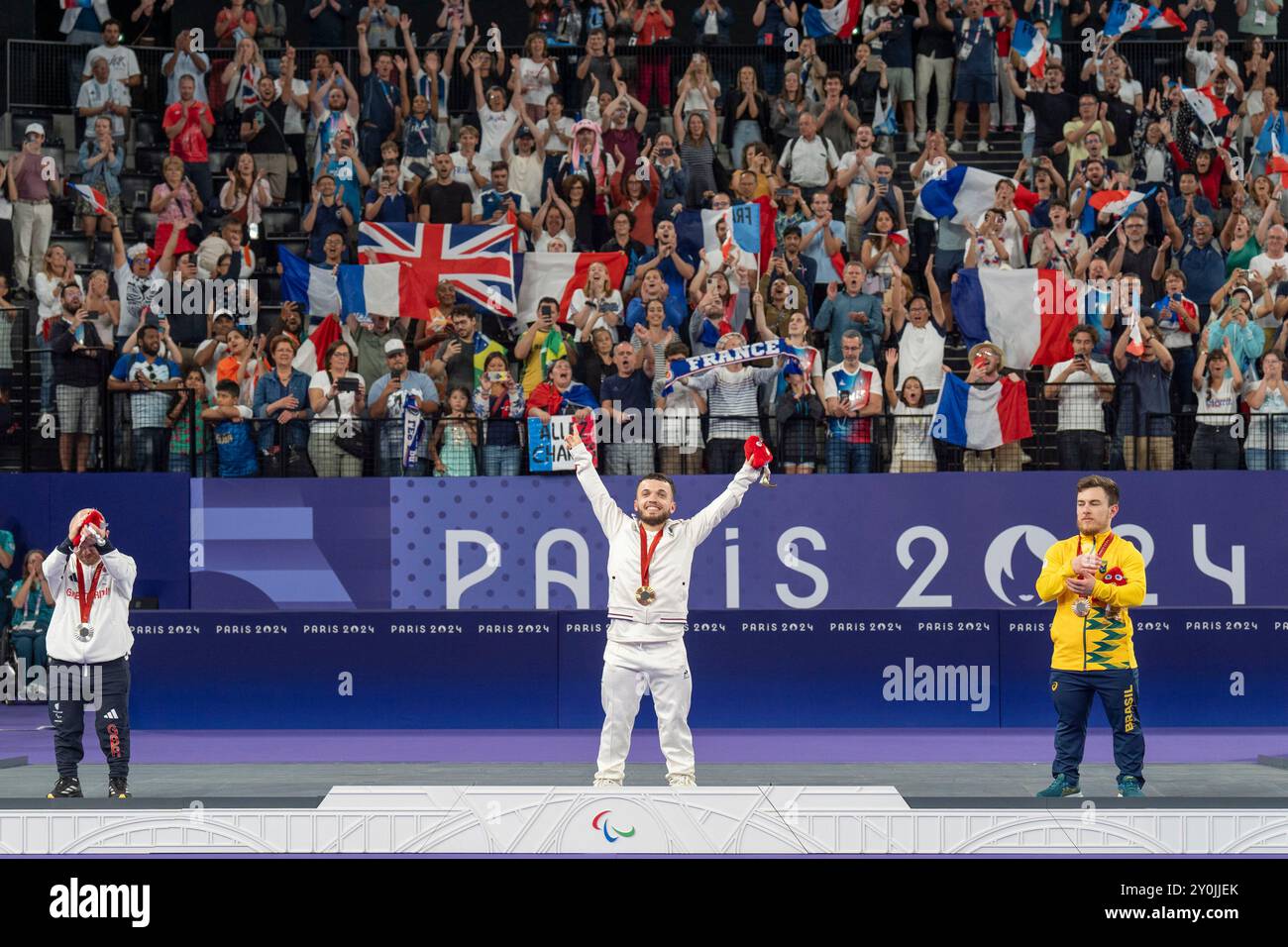 Paris, France. 2nd Sep, 2024. Gold medalist Charles Noakes (C) of ...