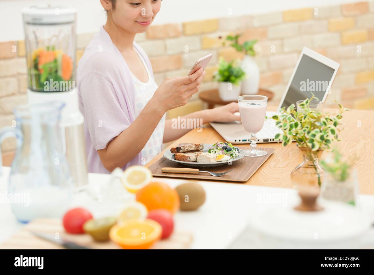 Young female operating room hi-res stock photography and images - Alamy