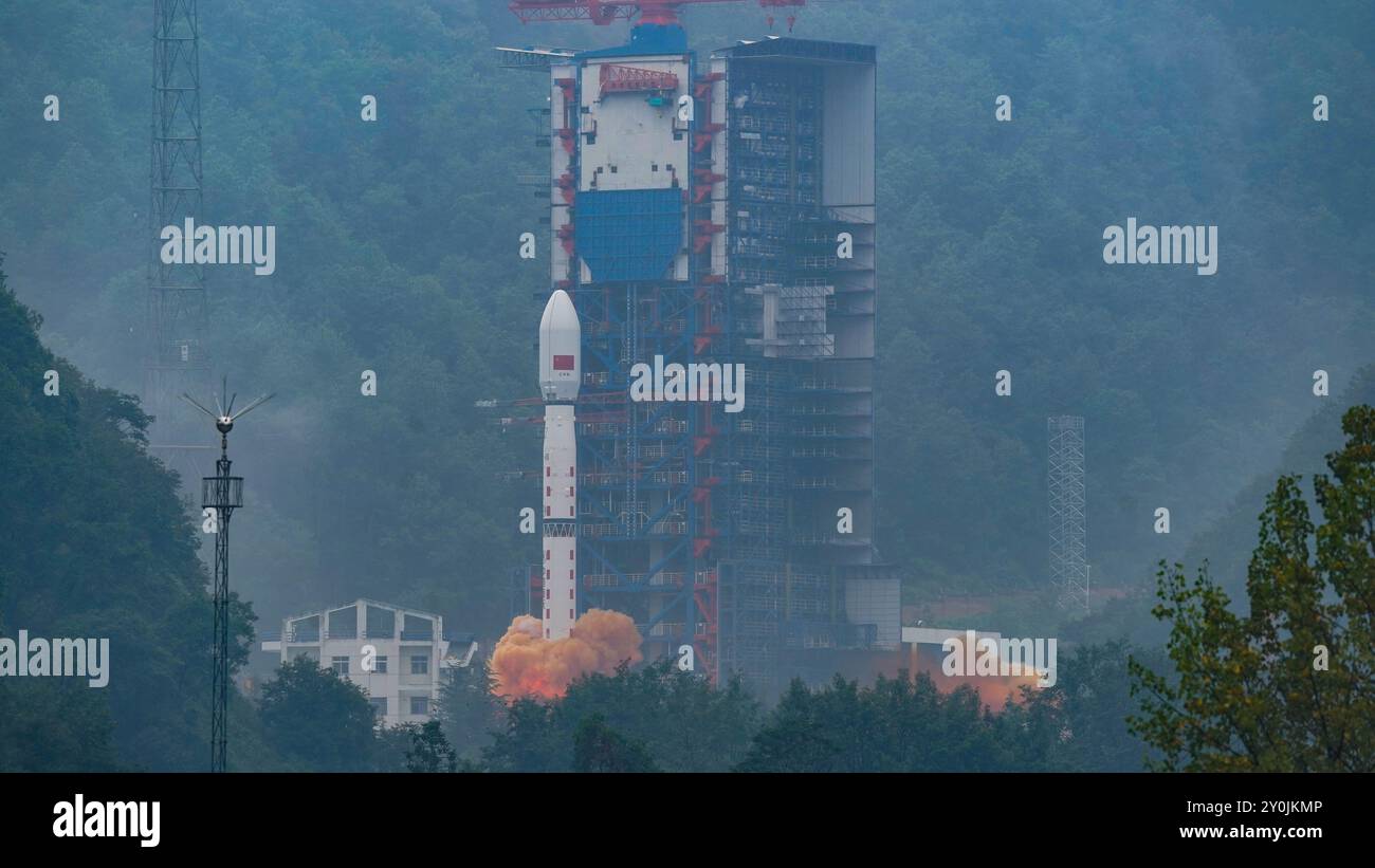 Xichang. 3rd Sep, 2024. A Long March-4B carrier rocket carrying a new ...