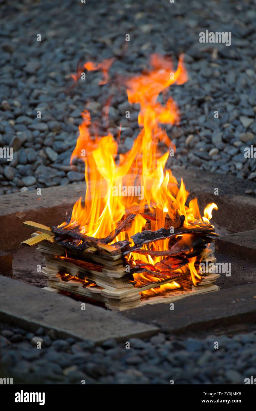 Shinto ritural bonfire Stock Photo - Alamy