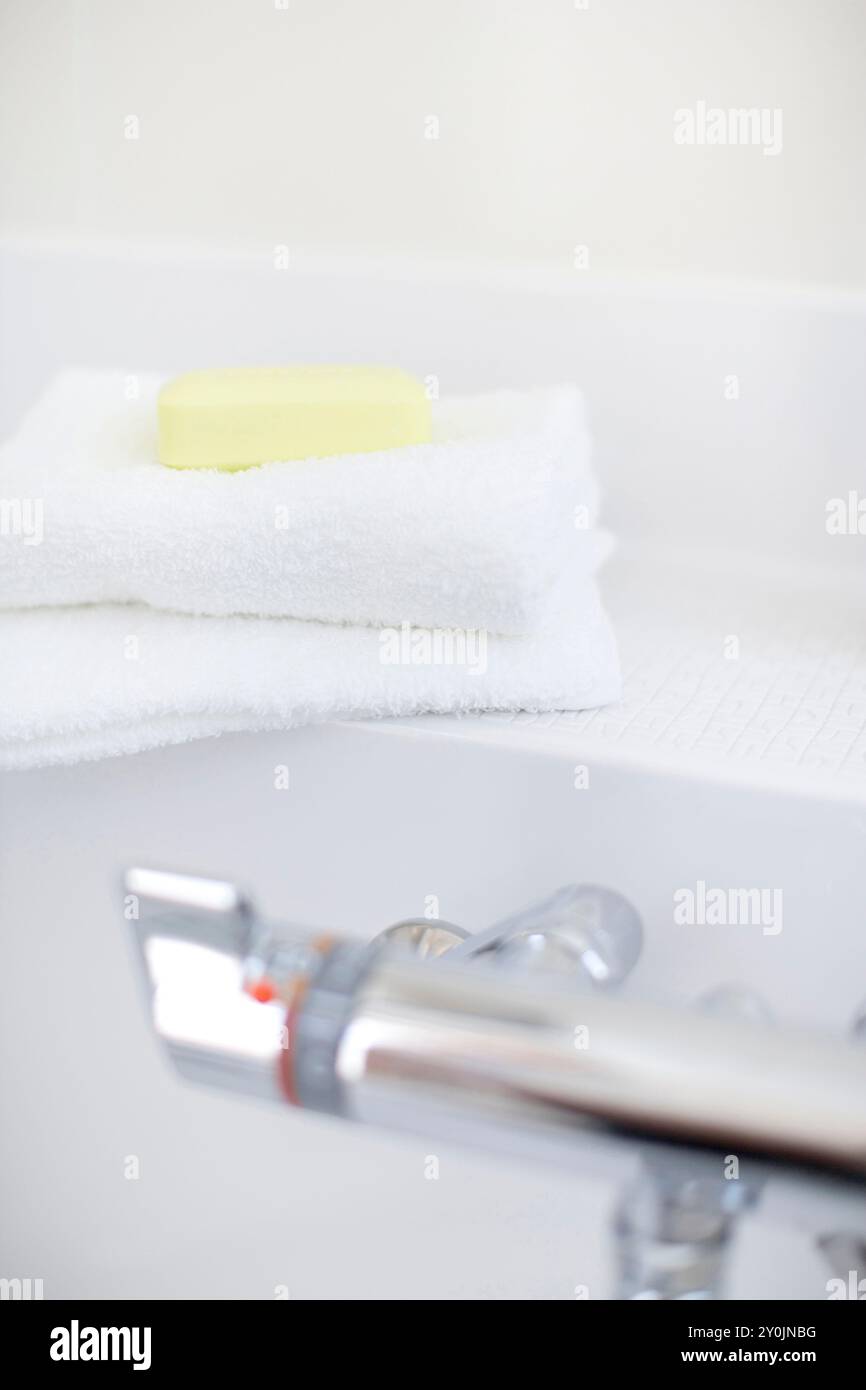 Water basin 1 hi-res stock photography and images - Alamy