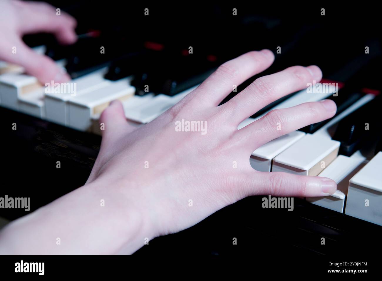 Piano performer hi-res stock photography and images - Alamy