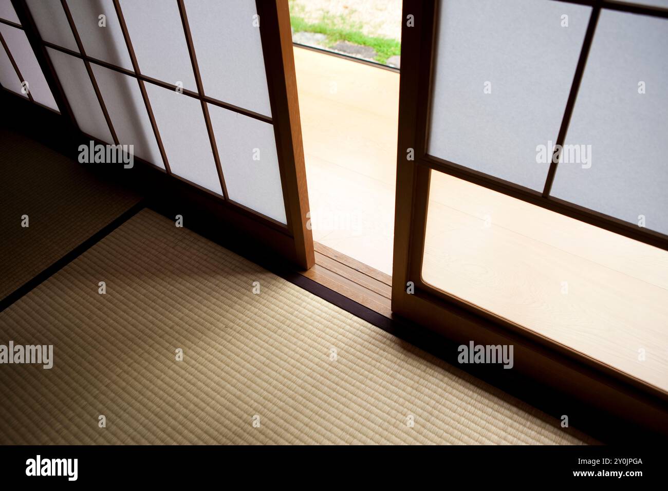 Shoji view hi-res stock photography and images - Alamy