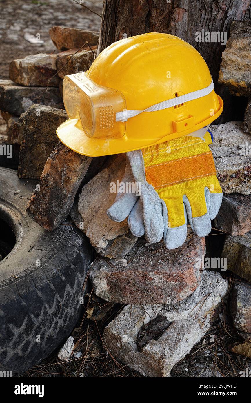 Safety first gloves goggles hi-res stock photography and images - Alamy