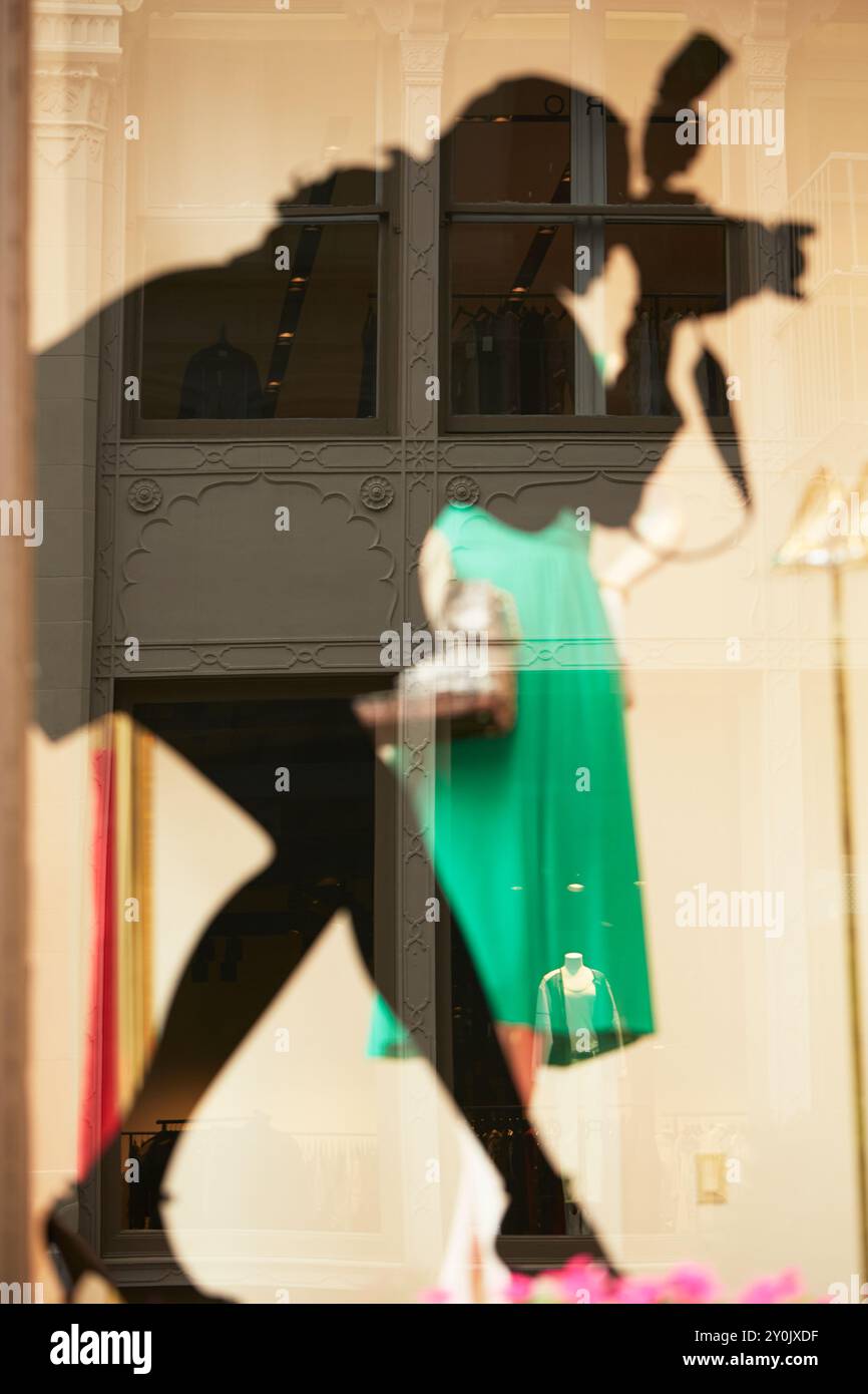 Show windows hi-res stock photography and images - Alamy