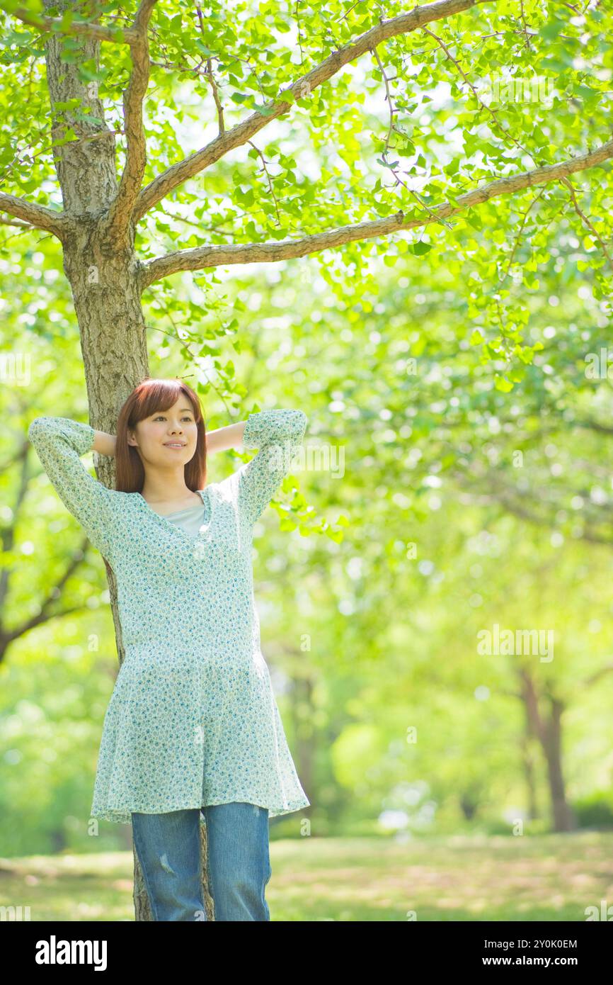 Girl staring into the distance Stock Photo - Alamy