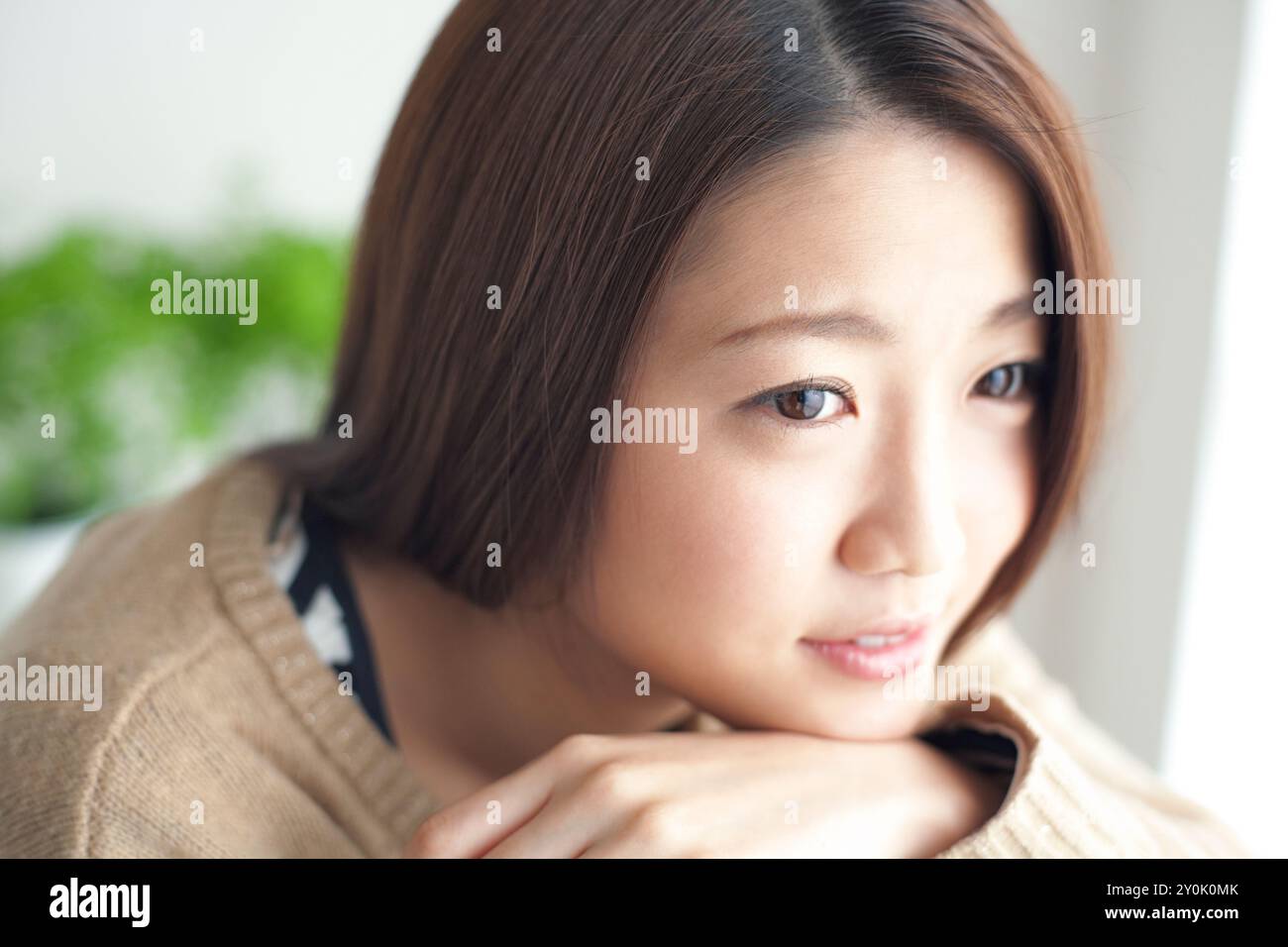 Woman in 20s gazing hi-res stock photography and images - Alamy