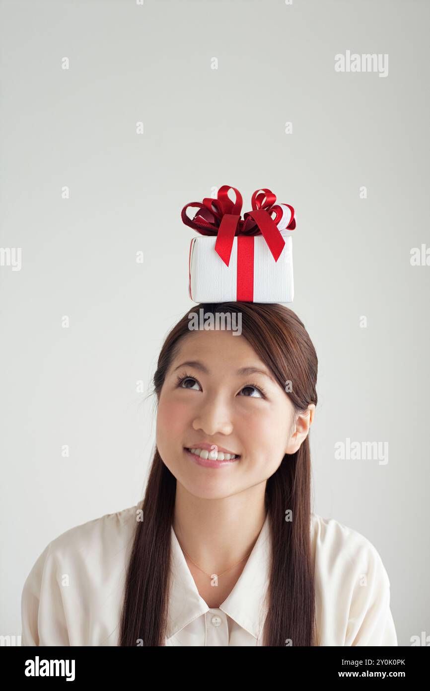 Woman box head hi-res stock photography and images - Alamy