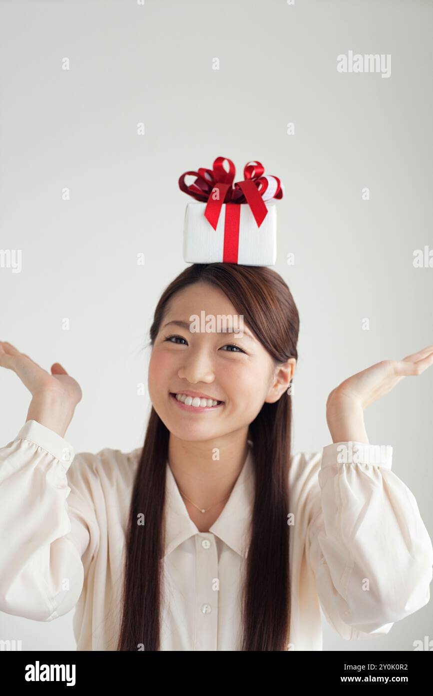 Woman box head hi-res stock photography and images - Alamy