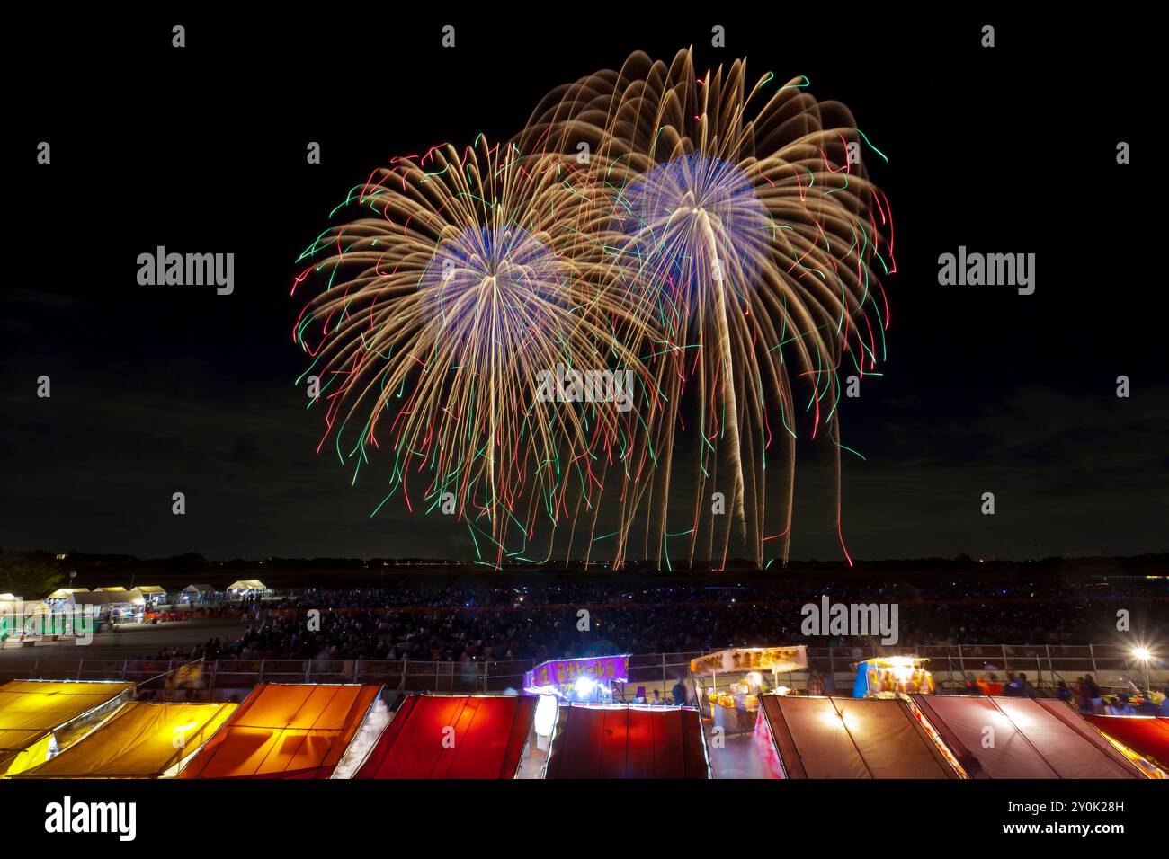 Simultaneous set off of Shakudama fireworks in Kounosu fireworks ...