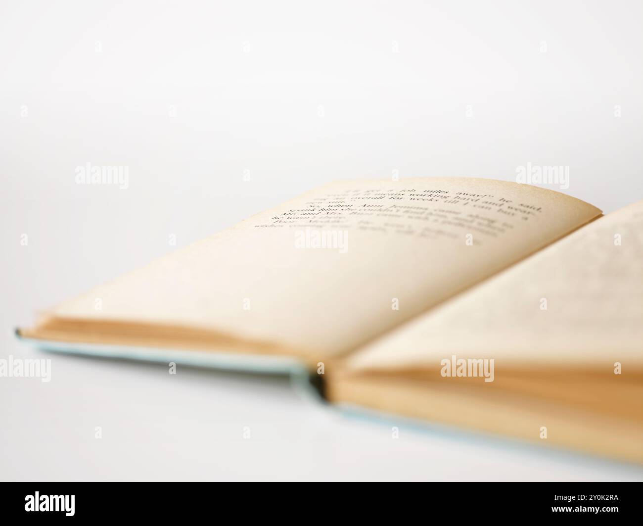 Blue open book hi-res stock photography and images - Alamy