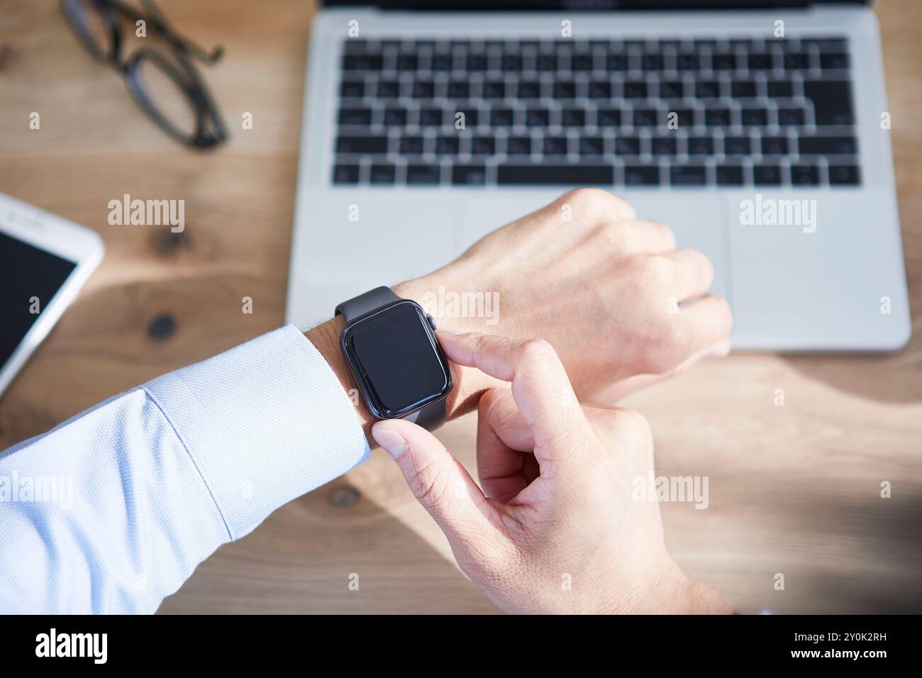 Person using gadgets hi-res stock photography and images - Alamy