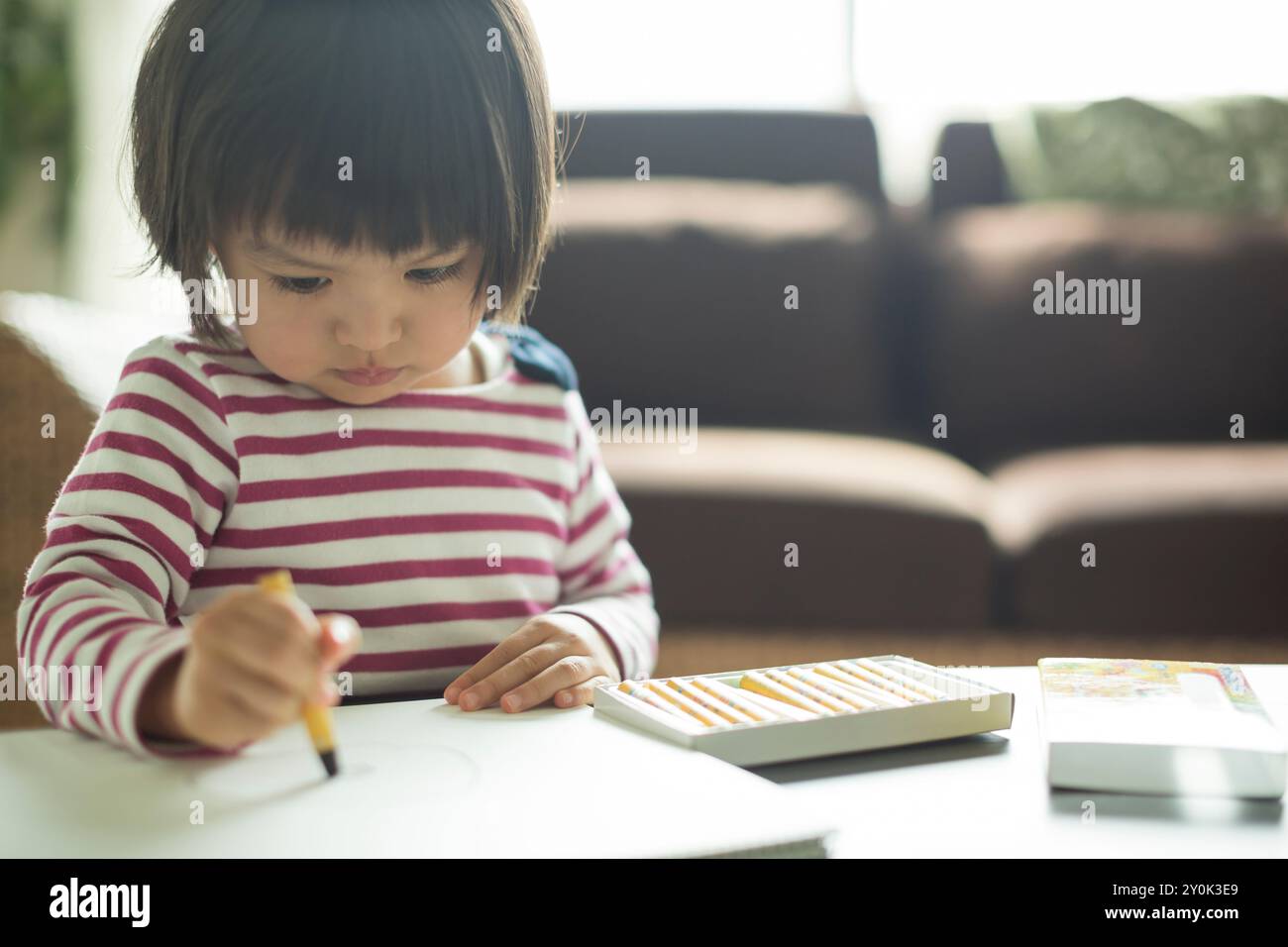 Child drawing in primary hi-res stock photography and images - Alamy