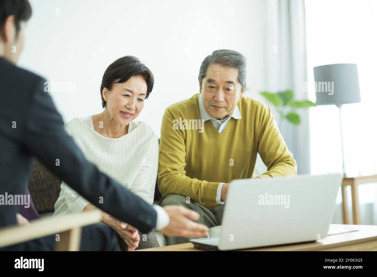 Senior businessman looking laptop hi-res stock photography and images ...