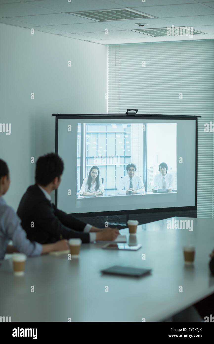 Conversation projector hi-res stock photography and images - Alamy