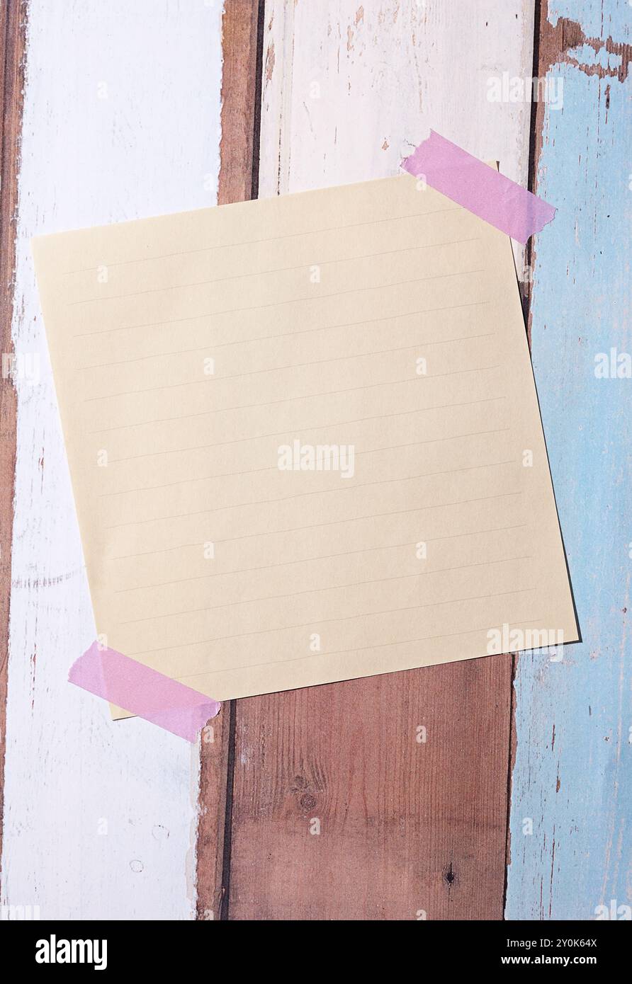 Memo slips pasted on wall Stock Photo - Alamy