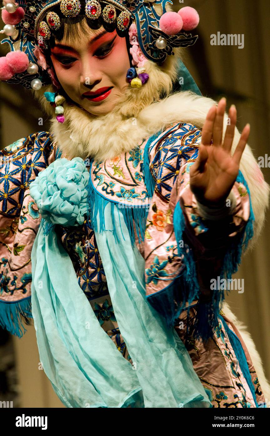 Chinese Kunqu opera performer during the show Stock Photo - Alamy