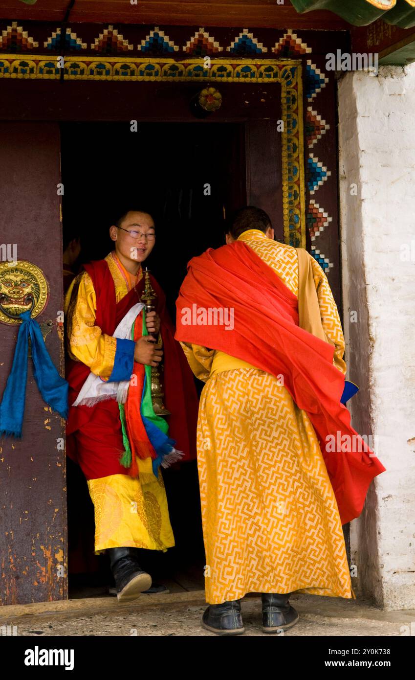 Buddhist monks at the Erdene zuu khiid monastery in the Orkhon Valley ...