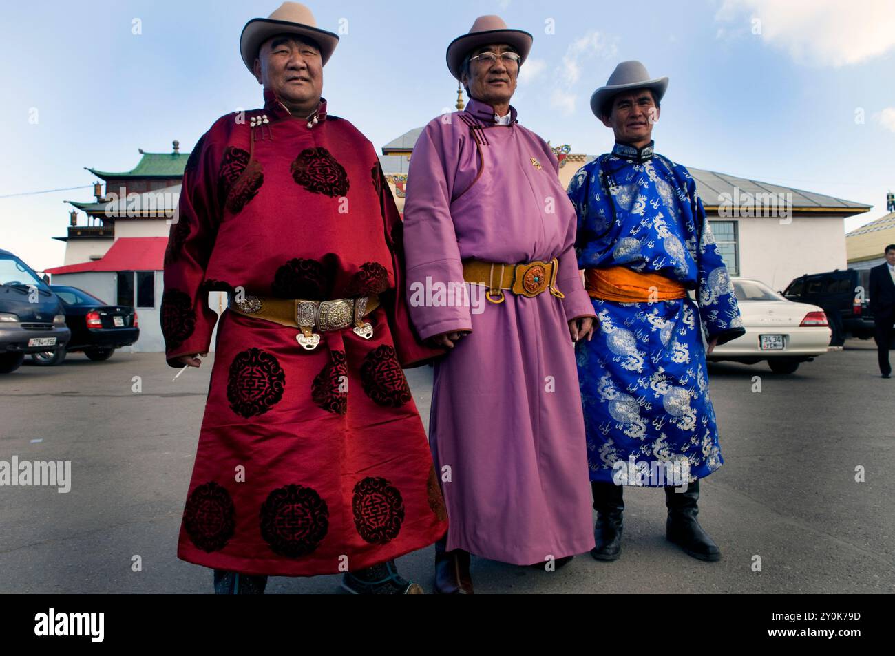 Mongolian nomads visit the Gandantegchinlen Monastery in Ulaanbaatar ...