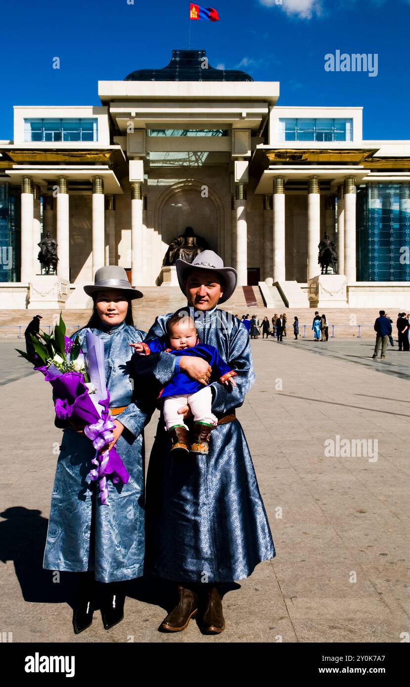 Mongolian army in traditional outfit hi-res stock photography and ...