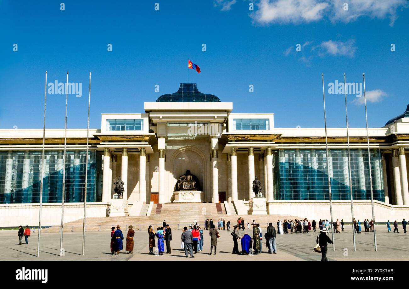 The Mongolian Parliament in Sukhbaatar Square Ulaan Baatar ,Mongolia ...