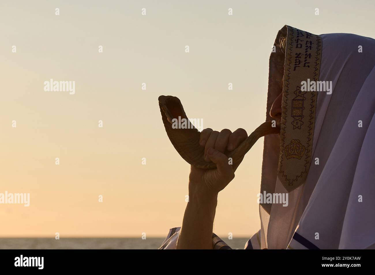 Man blowing shofar hi-res stock photography and images - Alamy