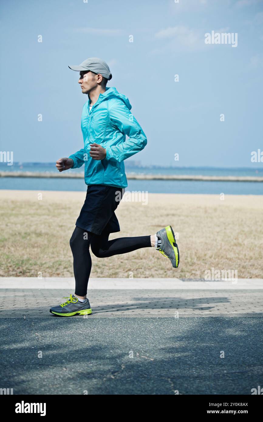 Human full body side profile hi-res stock photography and images - Alamy