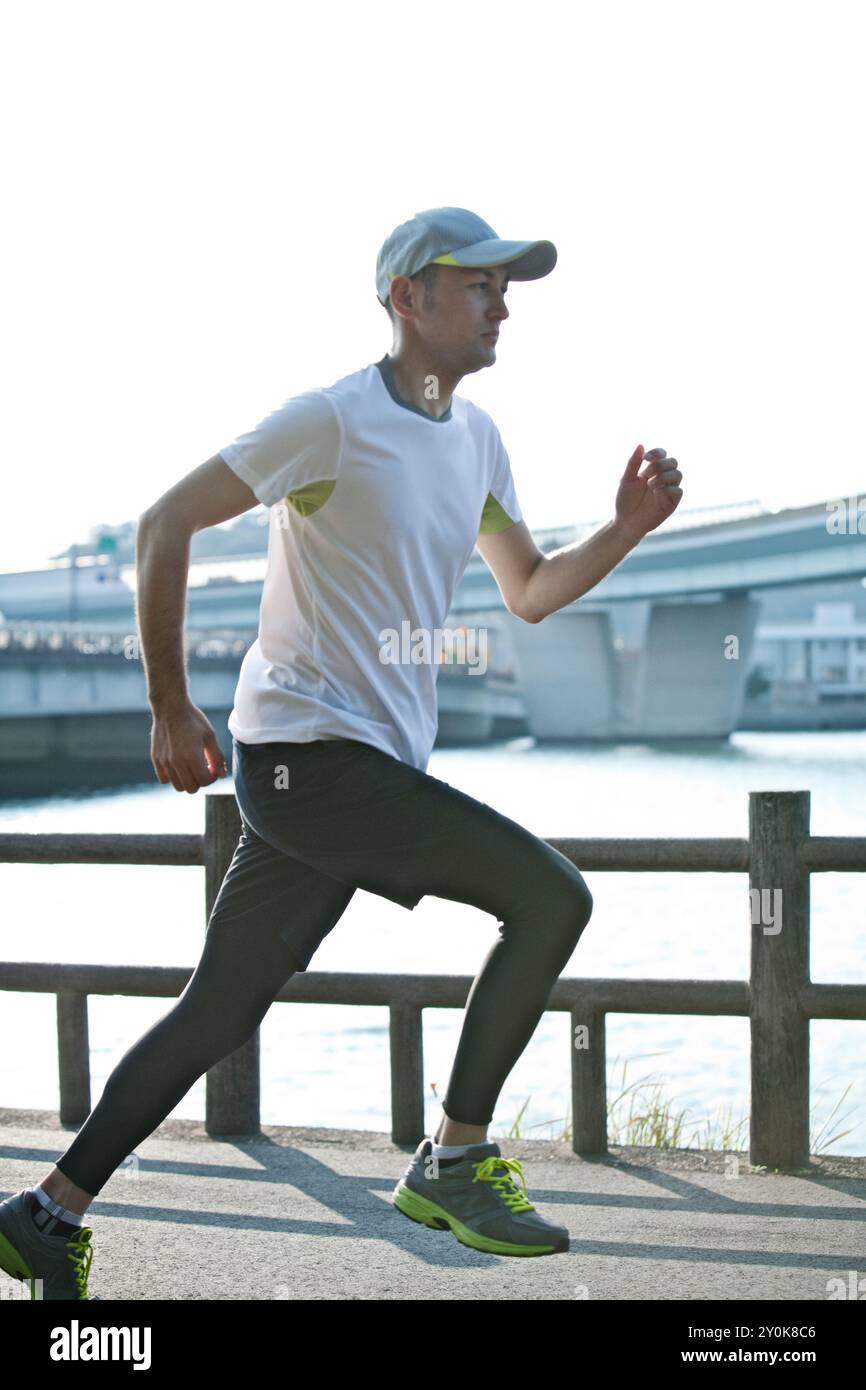 Human full body side profile hi-res stock photography and images - Alamy