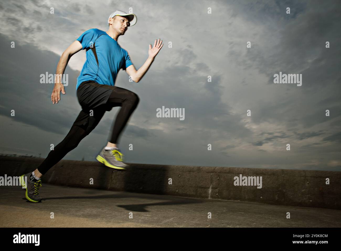 Human full body side profile hi-res stock photography and images - Alamy