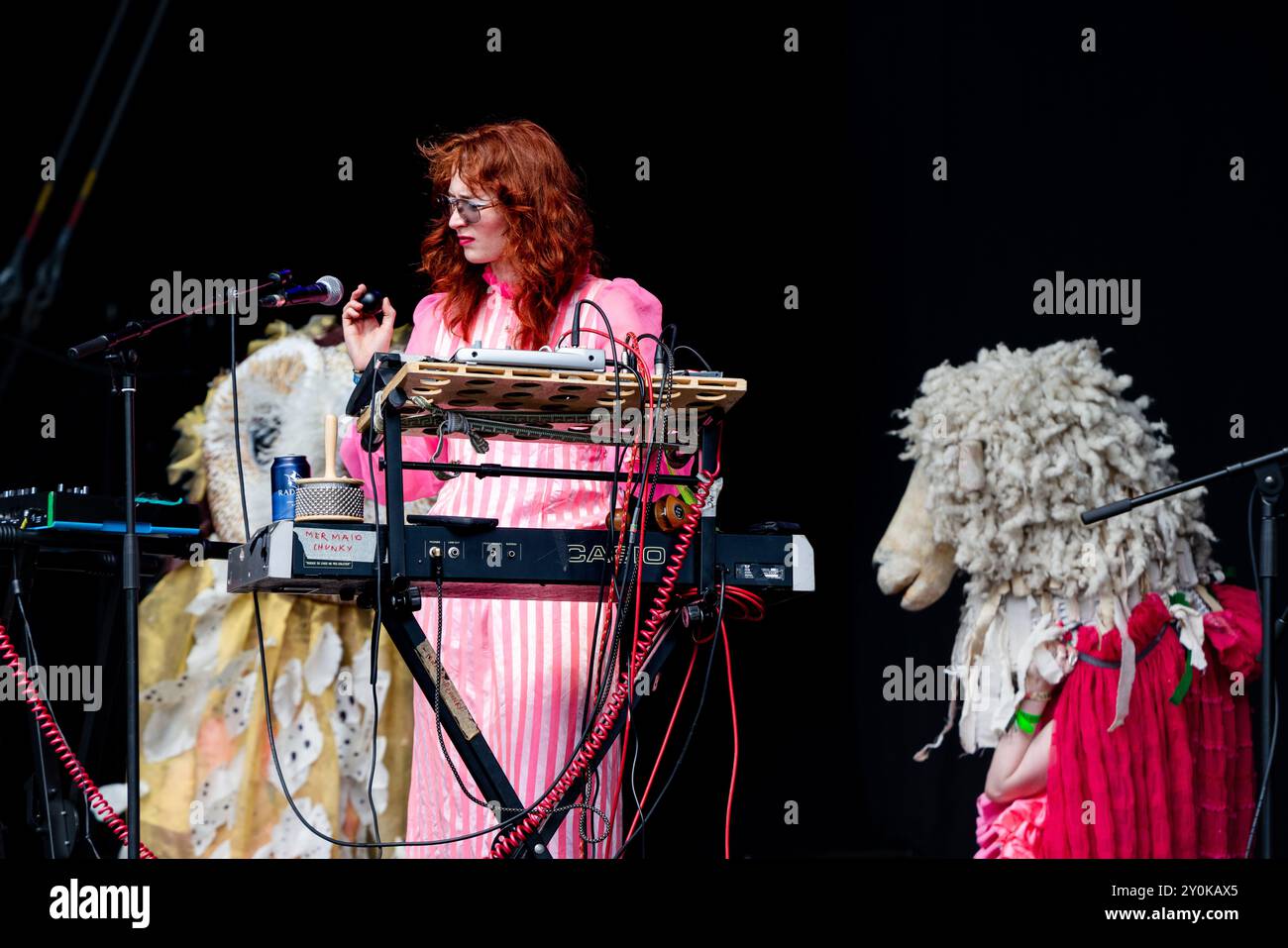 MERMAID CHUNKY, CONCERT, 2024: Freya Tate from the eccentric band ...