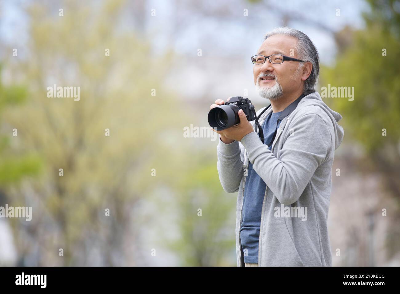 Setting the camera hi-res stock photography and images - Alamy