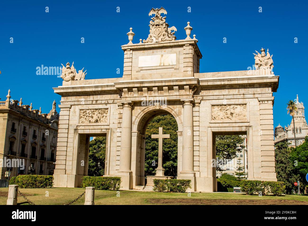 The Puerta de la Mar (Gateway to the Sea) arches, Plaza de la Puerta ...