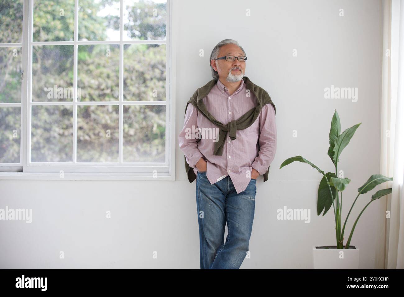 Human window hi-res stock photography and images - Alamy