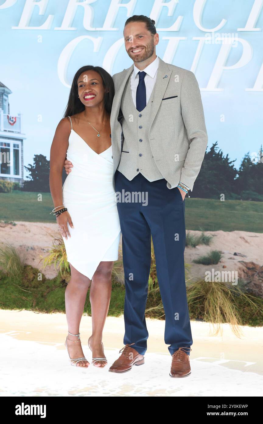 Nicole Stevens und Benaiah Grunewald Brydie bei der Premiere der ...