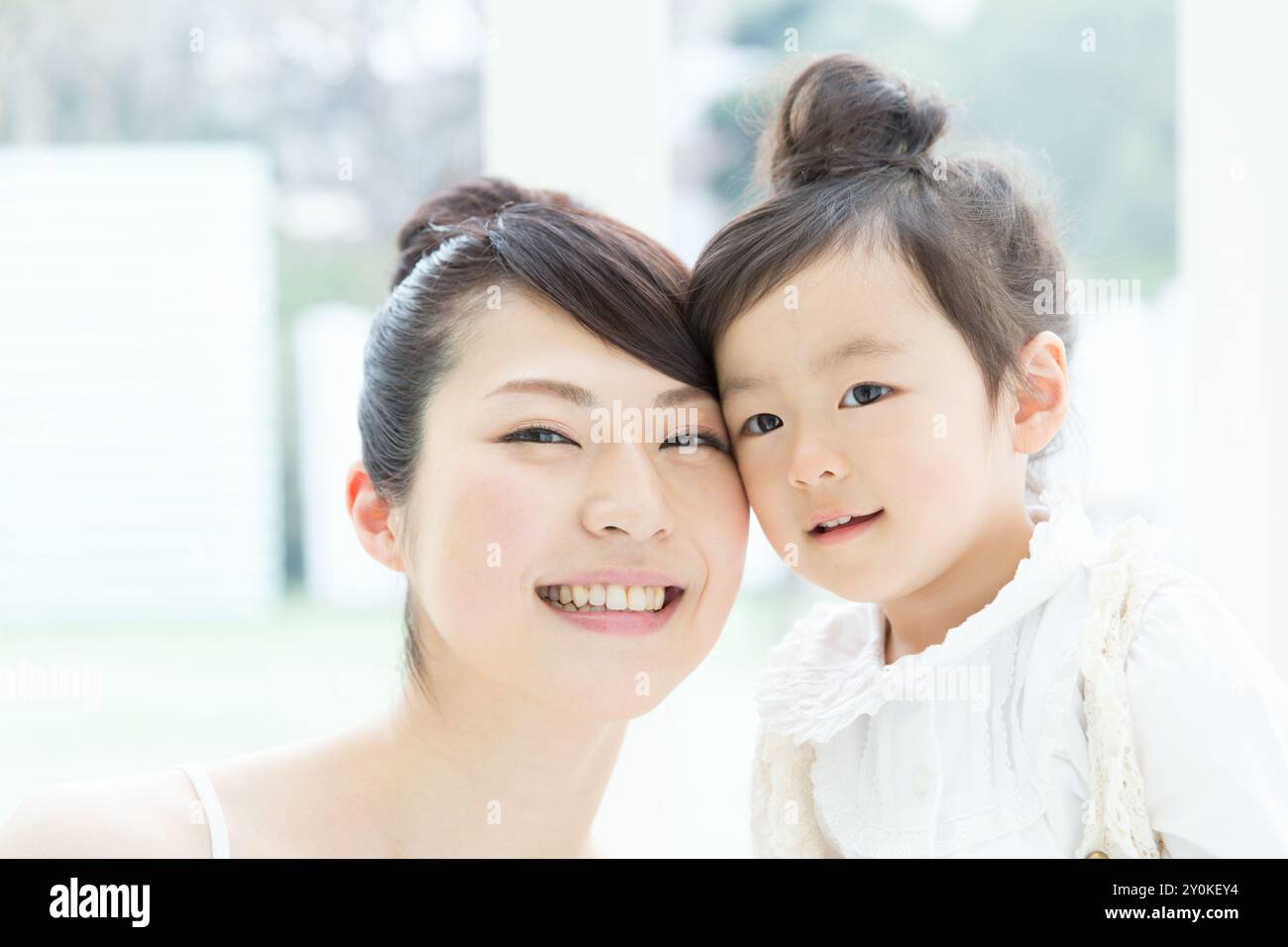 Mother and daughter at a beauty salon Stock Photo - Alamy