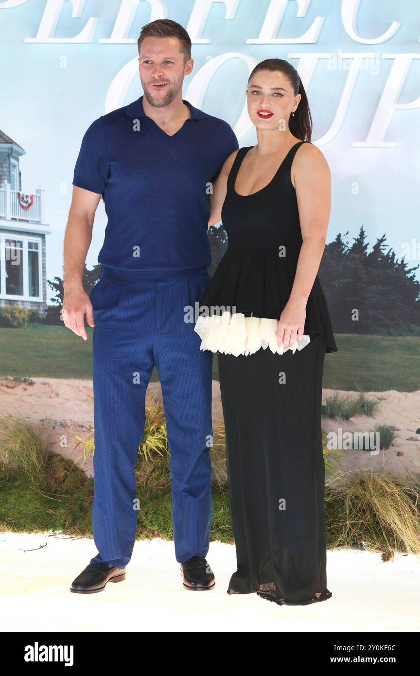 Jack Reynor und Eve Hewson bei der Premiere der Netflix Mini-Serie The ...