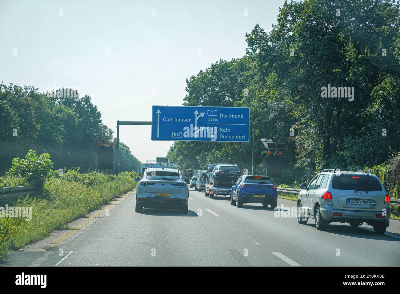 Stau, Autobahn, Oberhausen, Verkehrszeichen, Richtungsweiser, Dortmund ...