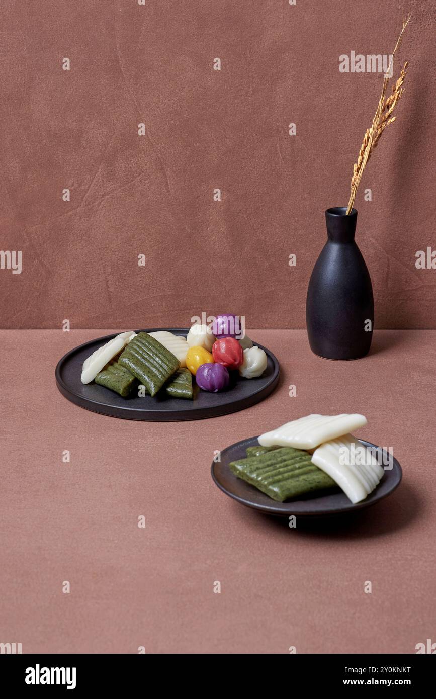 Black rice plating hi-res stock photography and images - Alamy