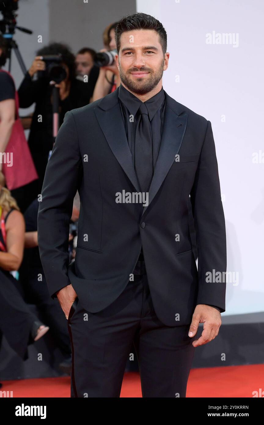 Alvise Rigo bei der Premiere des Kinofilms The Room Next Door auf der ...