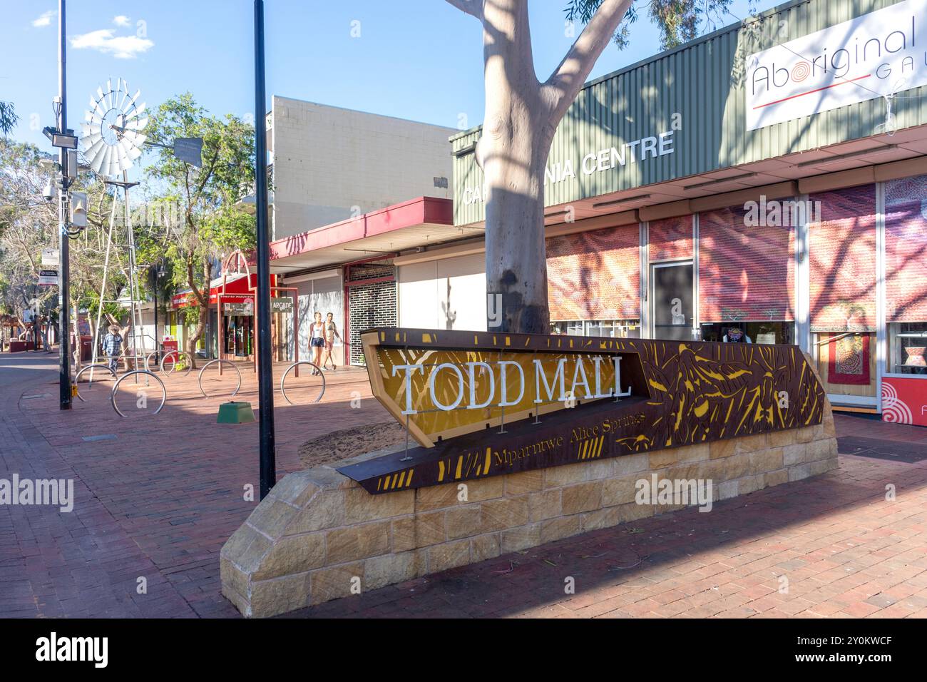 Todd mall shops shopping alice springs town towns resort centre hi-res stock photography and ...