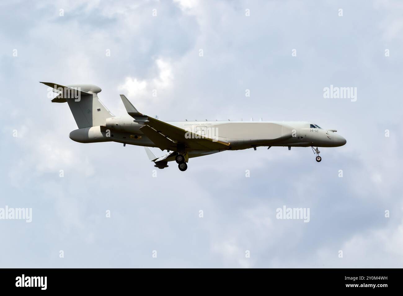 Italian Air Force Gulfstream G550 AEW/C, Airborne Early Warning and ...